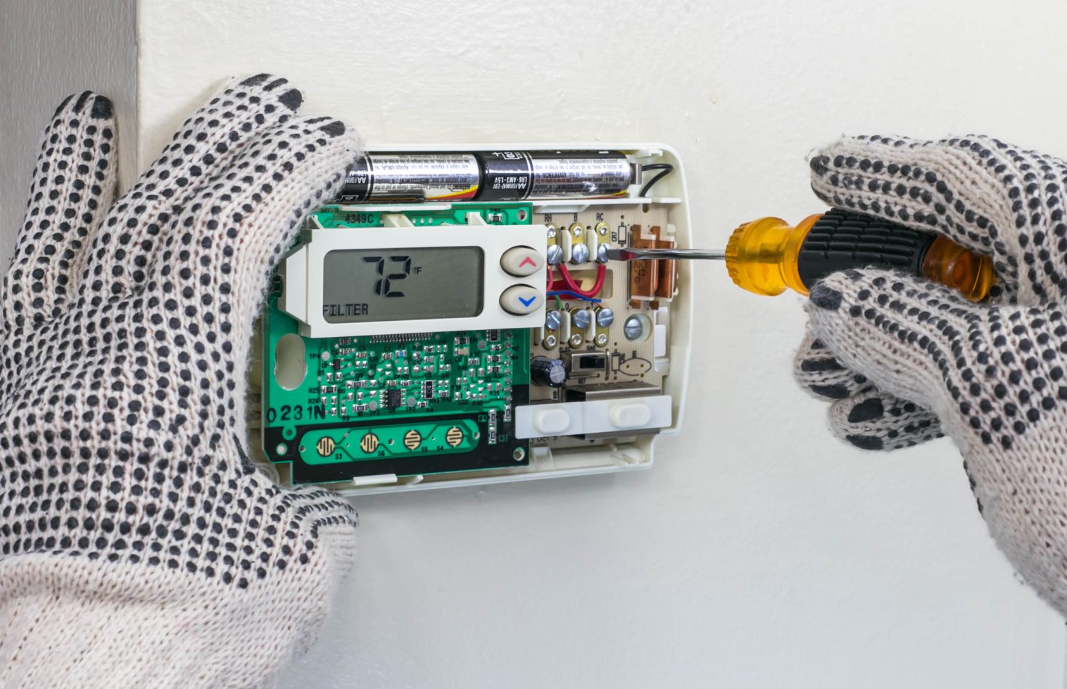 Signs It’s Time for a New Thermostat in a Commercial HVAC